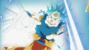 「悟空 VS ケフラ!超サイヤ人ブルー敗れる!?」の場面写真。
