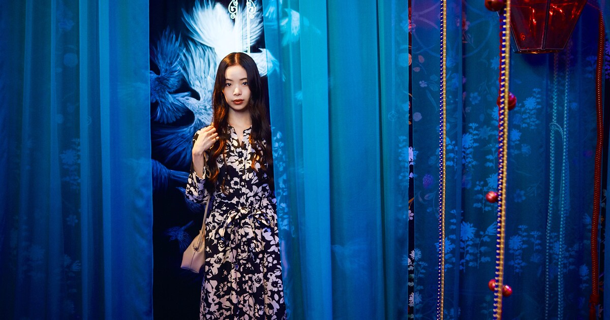 映画「xxxHOLiC」“ミセ”を訪れる女性キャスト5日連続発表、第1弾・美咲役は趣里 - コミックナタリー