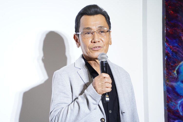 原哲夫 「北斗の拳」原画展まであと2日!サウザーの玉座や種モミじいさんの墓でパシャリ 画像・動画ギャラリー 934 コミックナタリー