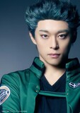 元木聖也演じる村上鋼のキャラクタービジュアル。