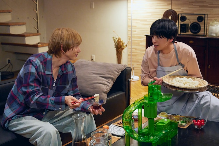 ドラマ「25時、赤坂で Season2」第1話より - ドラマ「25時、赤坂で」続編の新映像、場面カットに恋人になった羽山と白崎 [画像・動画ギャラリー 4/9] - コミックナタリー