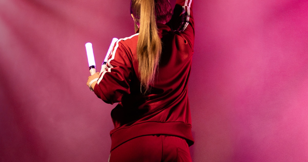 「推しが武道館いってくれたら死ぬ」2026年舞台化！ChamJamのメンバーは現役アイドル - コミックナタリー