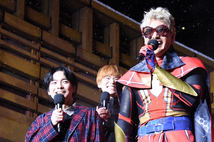 「スパイダーマン:ノー・ウェイ・ホーム」前夜祭スペシャルイベントの様子。 新庄剛志、「スパイダーマンnwh」本編に家が映った 特製スーツ