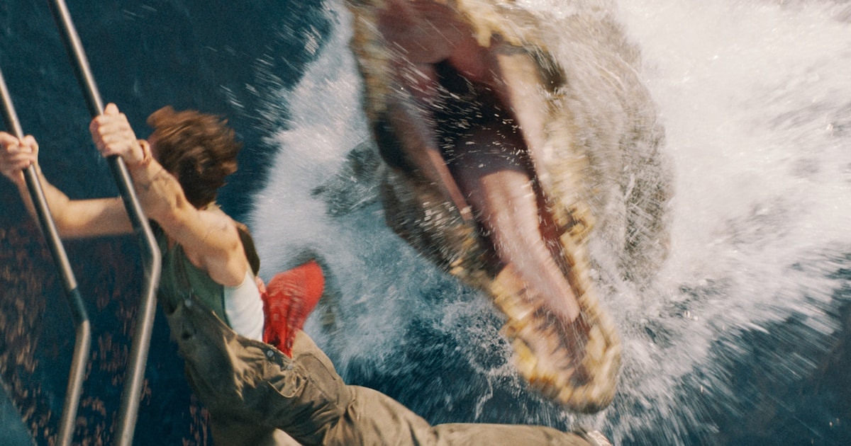 「ジュラシック・ワールド」新章、日本公開は8月 恐竜が主人公たちを襲う新映像も - 映画ナタリー