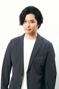 「ダメマネ！ －ダメなタレント、マネジメントします－」より、千葉雄大演じる木村三太