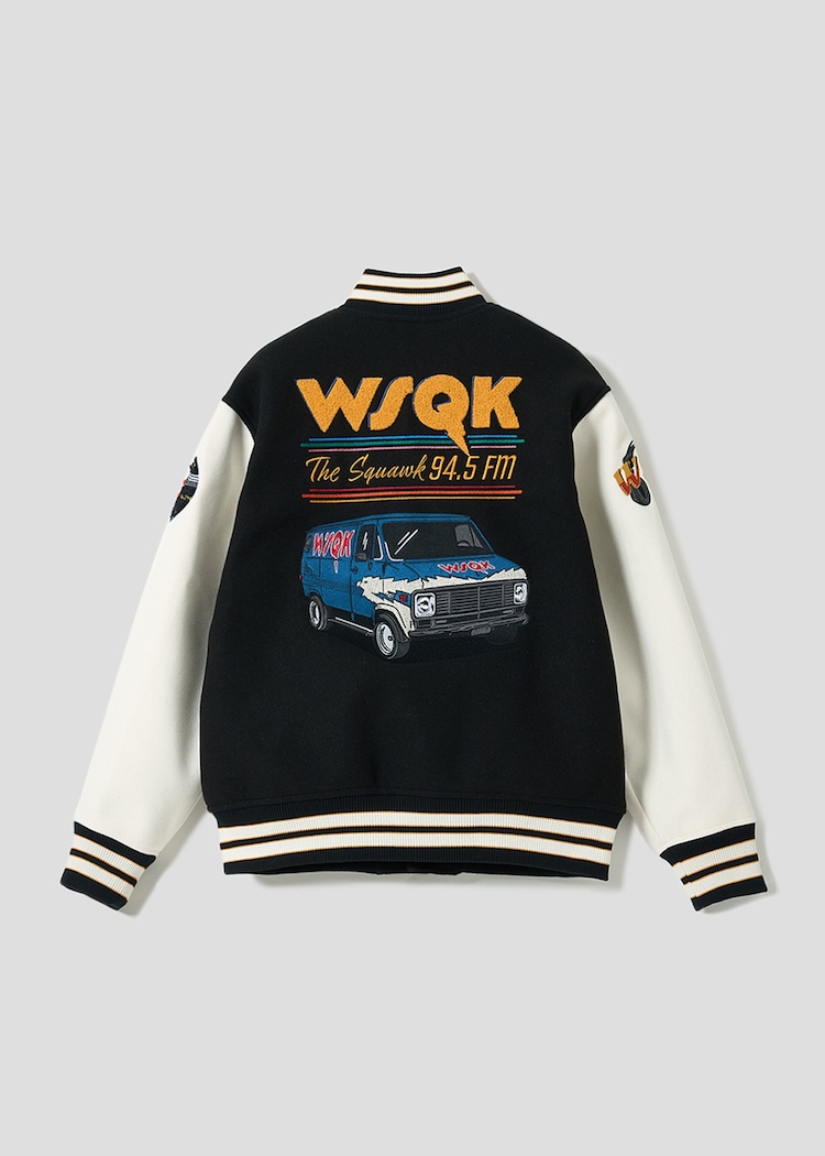 「ストレンジャー・シングス 未知の世界」The SQUAWK｜スタジャン（背面デザイン / 税込1万7000円） - ストレンジャー・シングス×グラニフの新アイテム発売 [画像・動画ギャラリー ...