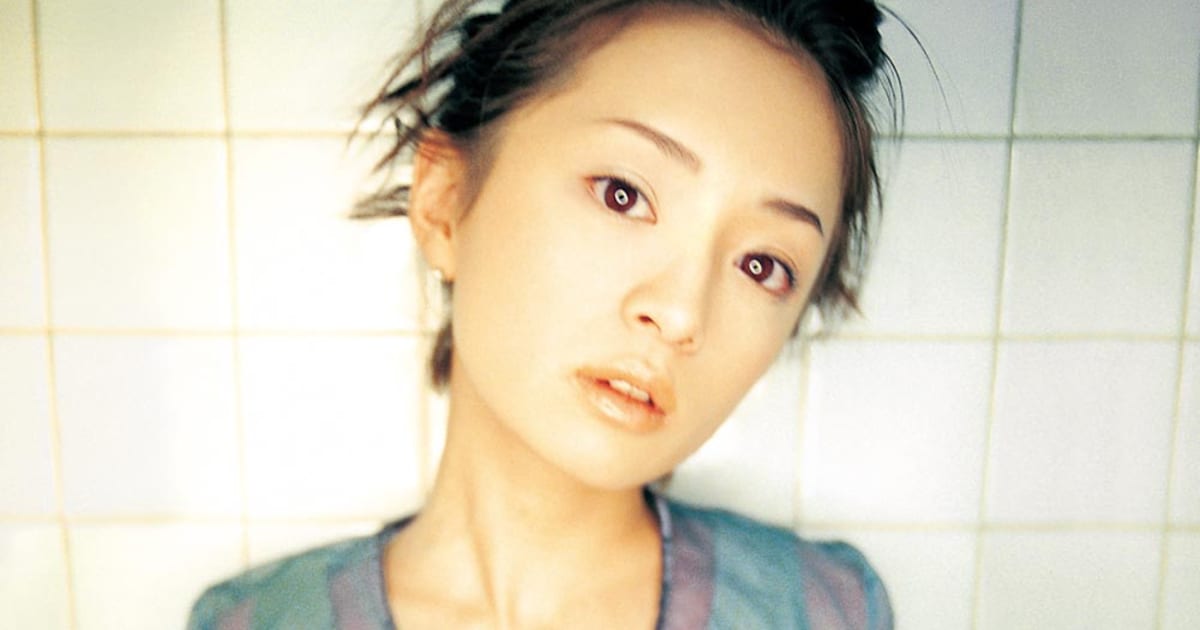 ayu10年の歴史をたどる全シングル収録3CDベスト - 音楽ナタリー