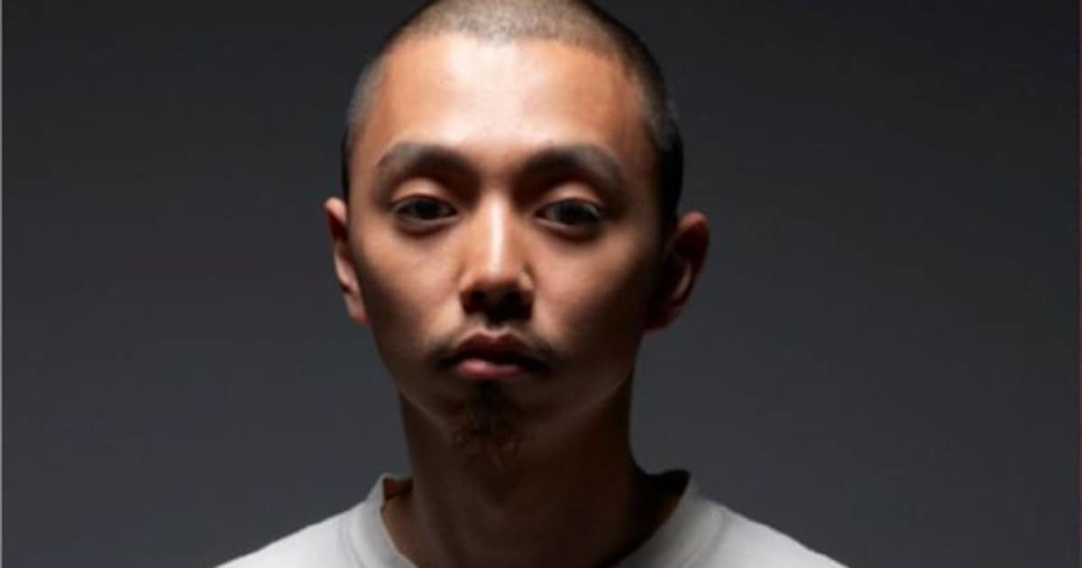 鎮座DOPENESS、モード学園のテレビCMで阿修羅に変身 - 音楽ナタリー