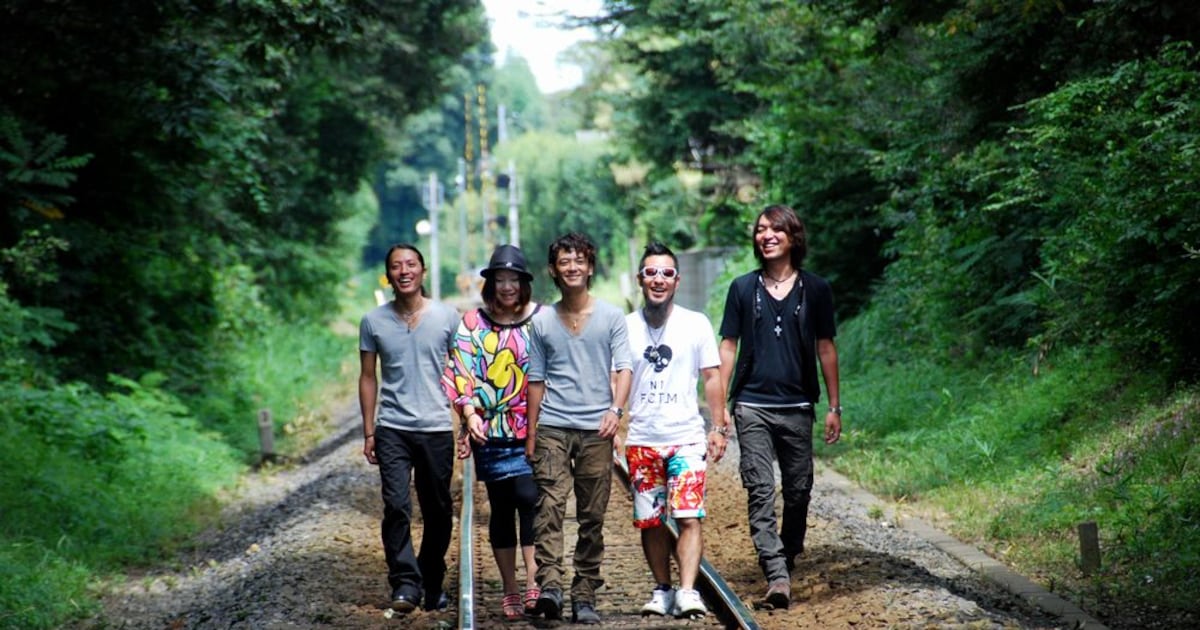 HY最新アルバム「Whistle」豪華盤は写真集＆DVD付き - 音楽ナタリー