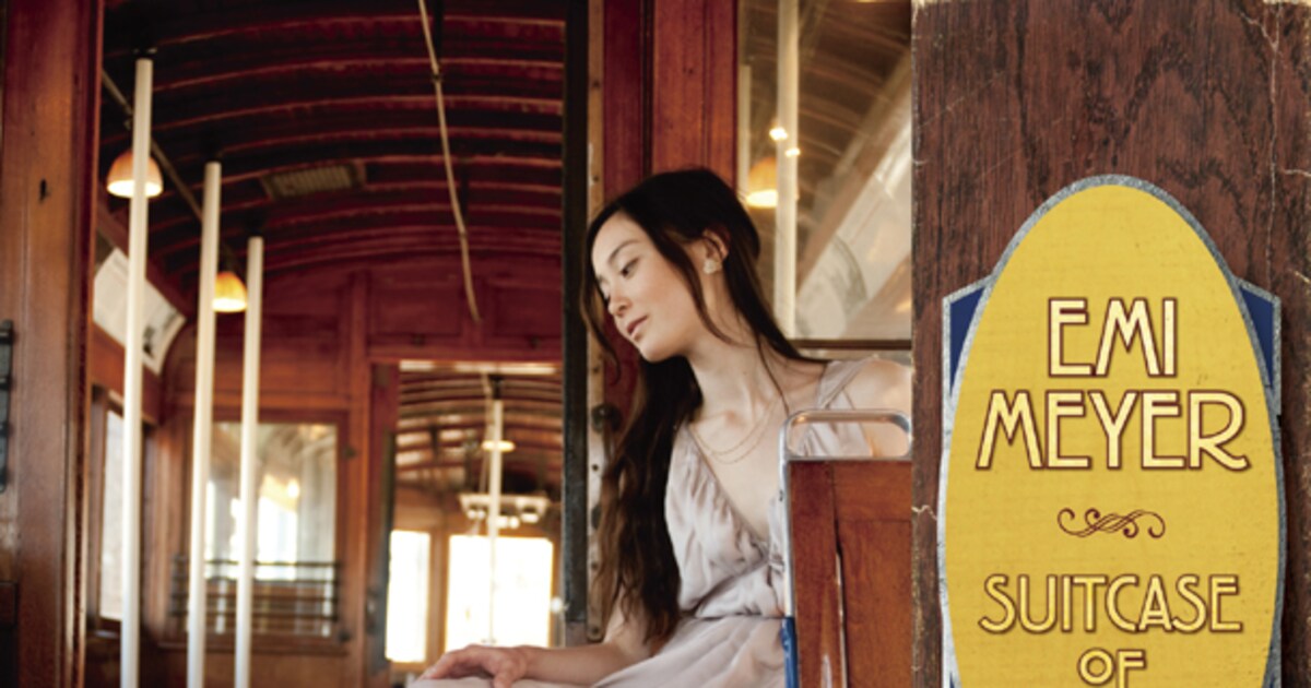 Emi Meyer新作はコラボ、CM曲含む集大成2枚組アルバム - 音楽ナタリー