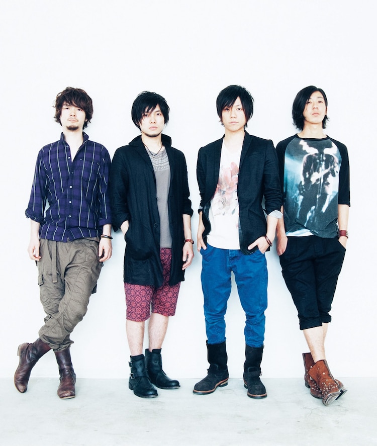 QWAI - QWAI、新作リリース記念し国立競技場でミニライブ [画像ギャラリー 1/3] - 音楽ナタリー