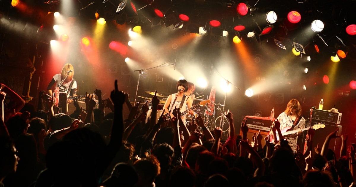 FLiP、初の渋谷クアトロワンマンで新曲続々披露 - 音楽ナタリー