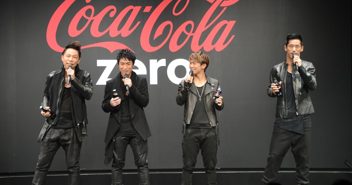 トークセッションの様子。左からUSA、TETSUYA、NAOTO、NAOKI。 [画像ギャラリー 2/19] - 音楽ナタリー