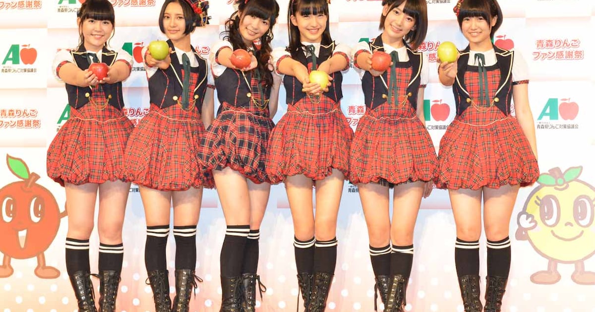 HKT48、303名のりんご姿のファンとギネス世界記録達成 - 音楽ナタリー