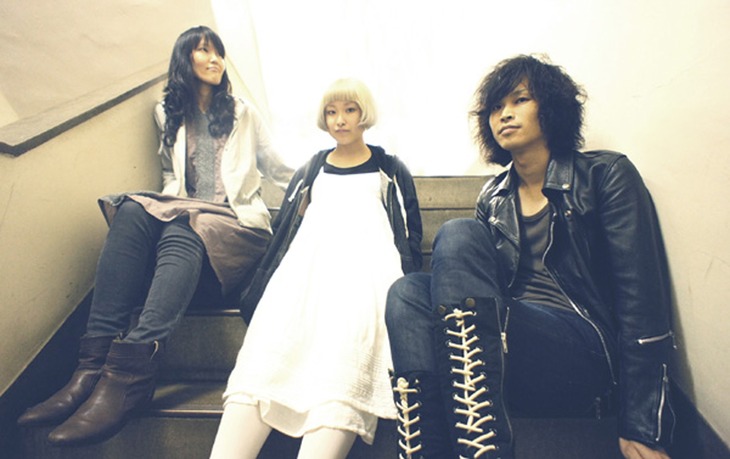 FOOLA新体制から1年、初アルバムは全国流通 - 音楽ナタリー