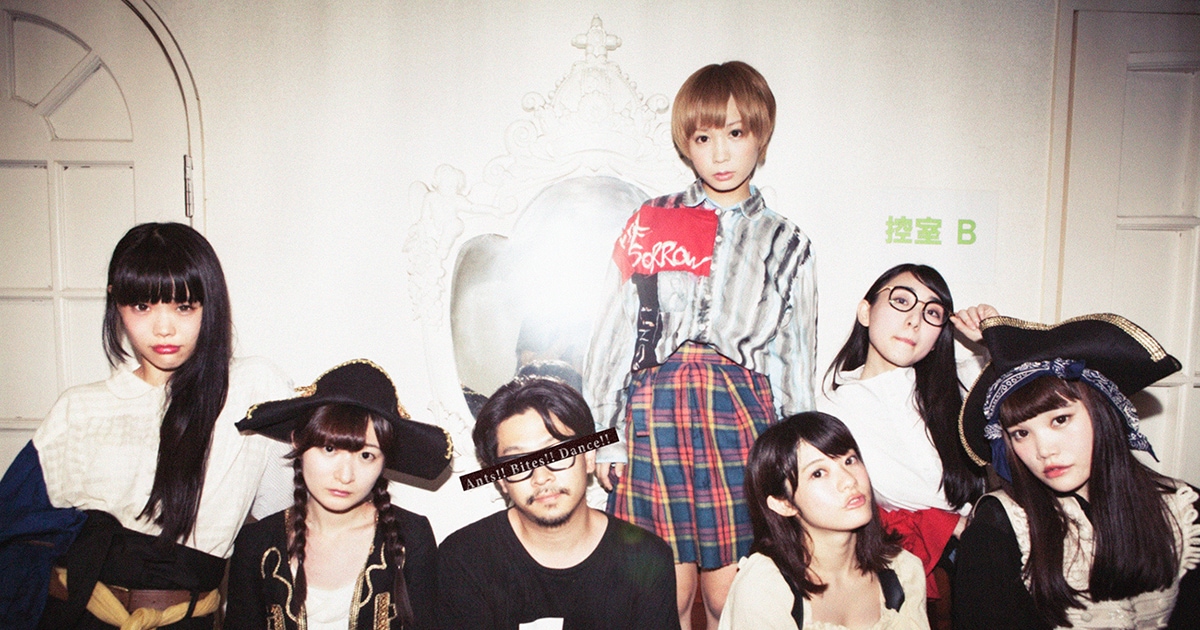 BiSHニューシングル「OTNK」MV公開、6人が海を舞台に大冒険 - 音楽ナタリー