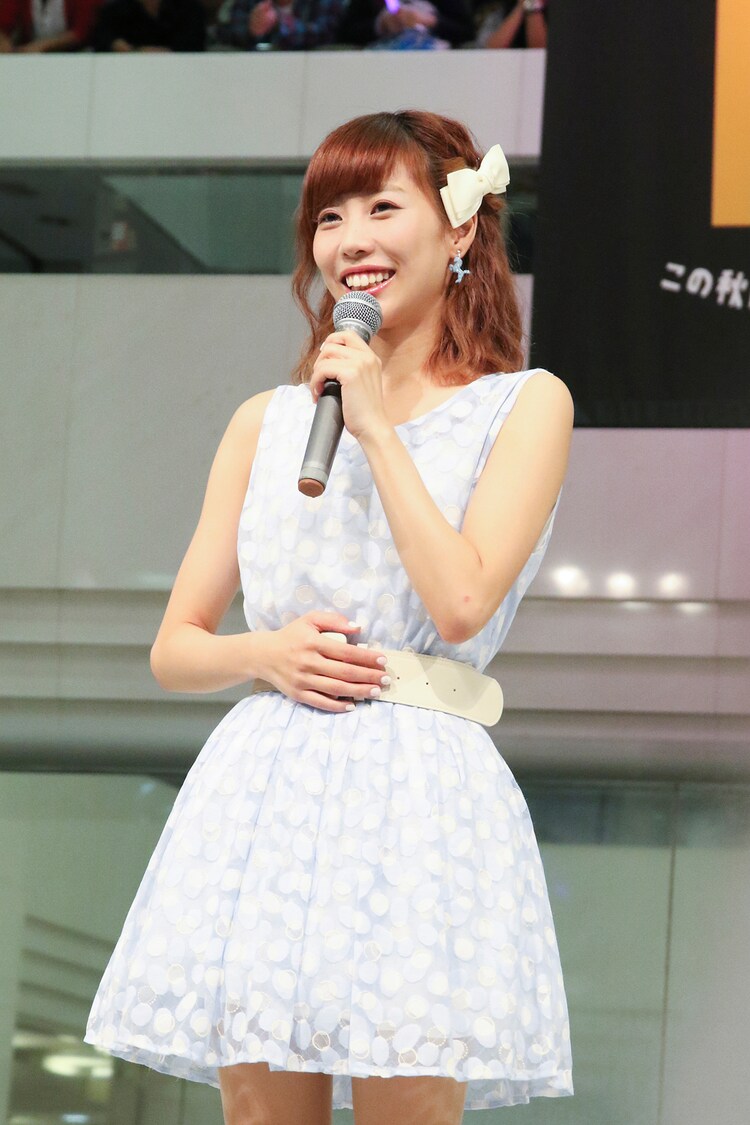 楠田亜衣奈「くっすんサポーター応援会 In サンシャインシティ」の様子。 楠田亜衣奈、笑顔と涙と“喝”の“wave”巻き起こした噴水広場