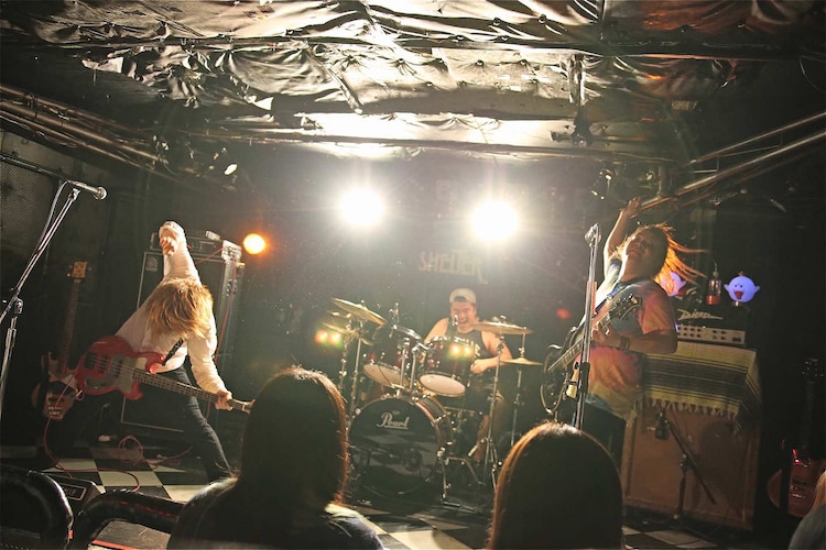 Mrs.WiENER（撮影：結城さやか） - ドッピリ、裸体、Mrs.WiENERら新鋭5組が集結「Scorebook」終宴 [画像ギャラリー ...