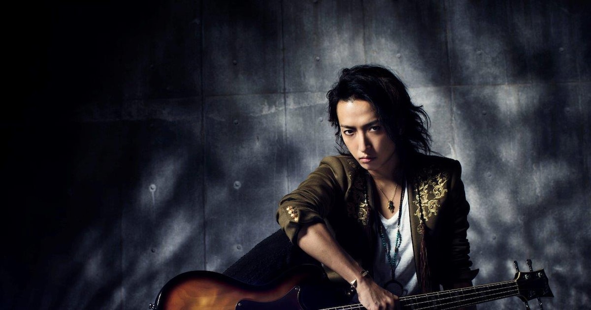 AKi、おなじみのライブメンバーらと演奏繰り広げる「STORY」MV - 音楽ナタリー