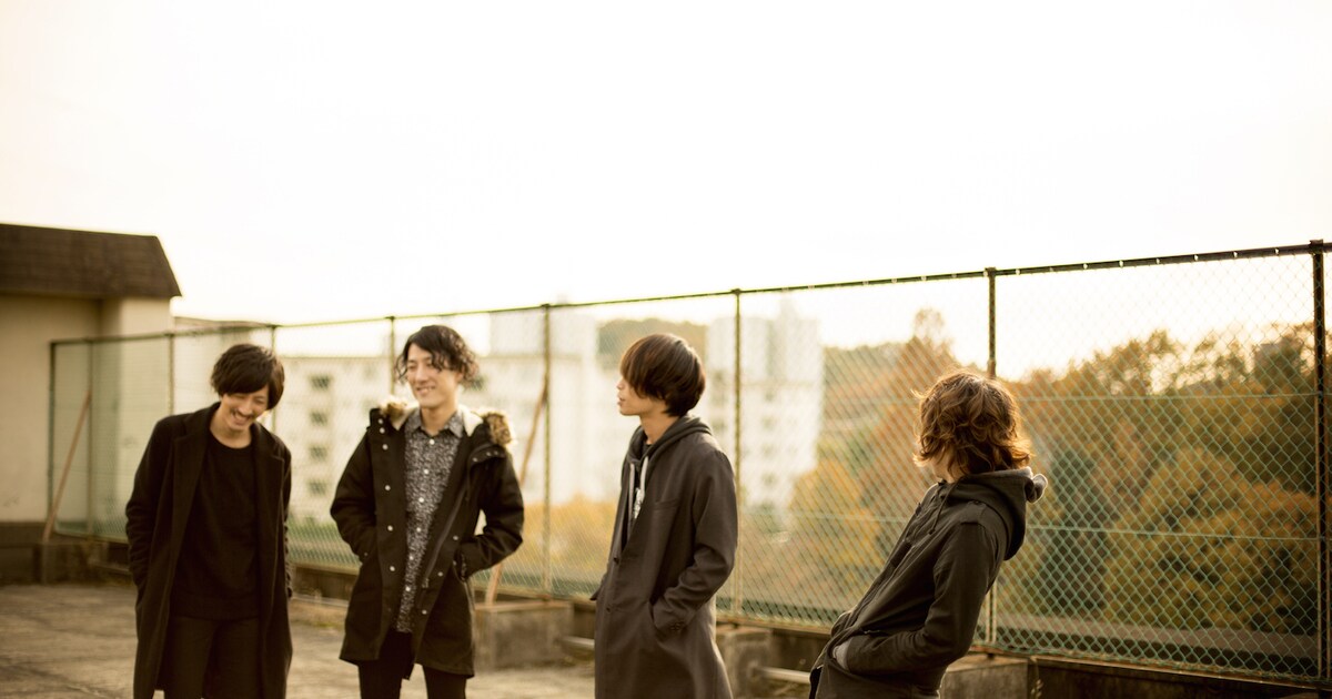 ircle、夕暮れ時に演奏する「orange」MV - 音楽ナタリー