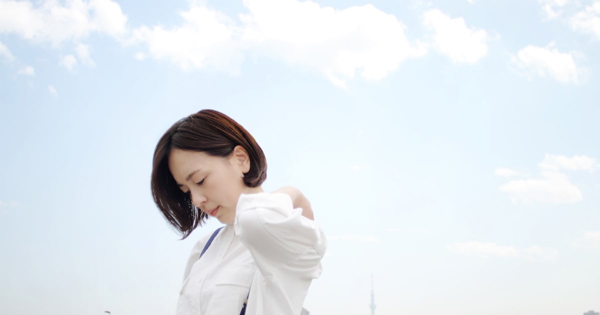 菅野恵、新作ミニアルバムより元リリスクyumi出演の「東京駅」MV公開 - 音楽ナタリー