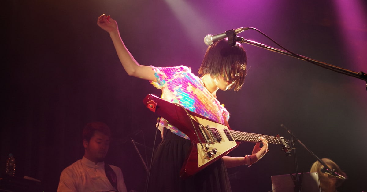 Rei、CRYツアー東京編で「心を殺さずに生きていきたい」 - 音楽ナタリー