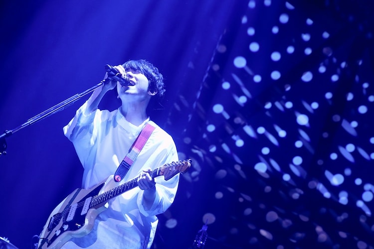 sumikaニューアルバム「Chime」ツアー開幕、武道館で1万人を魅せる（ライブレポート / 写真8枚） - 音楽ナタリー