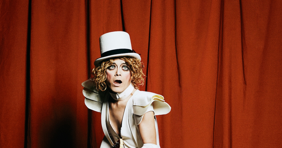 デビュー30周年のROLLY、記念日はライブ生配信に初挑戦（動画あり） - 音楽ナタリー