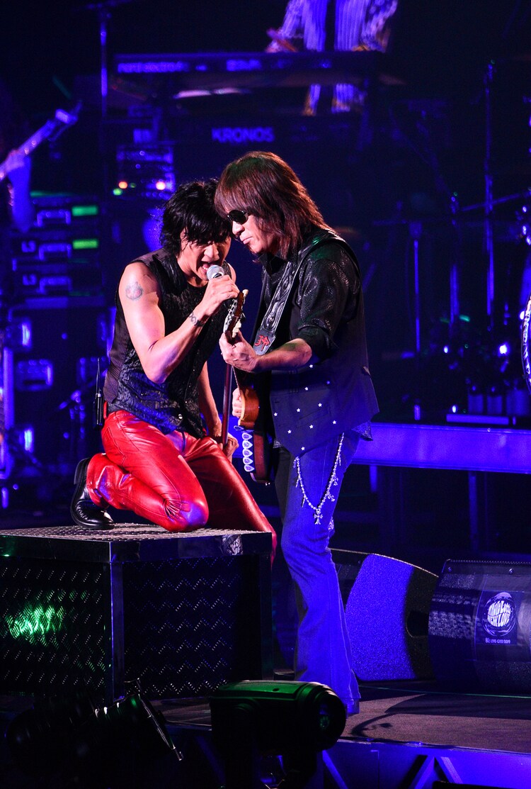 B'z、全36公演の全国ツアーに幕「このツアーはB'zの新しい旅」（ライブレポート / 写真12枚） - 音楽ナタリー