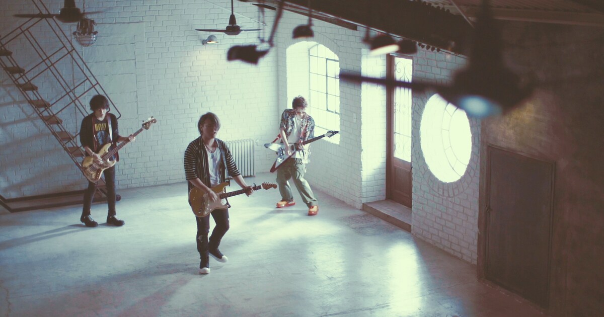 saji-サジ-「ツバサ」MVに新人女優の見上愛（動画あり） - 音楽ナタリー