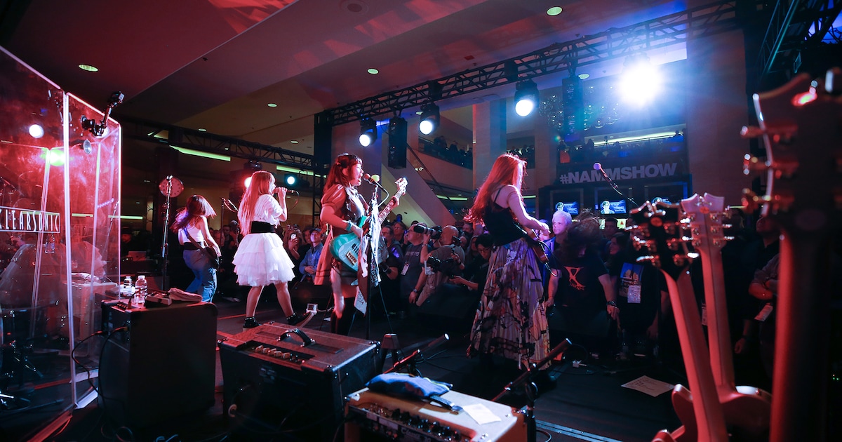 Aldiousがアメリカ「NAMM Show」にぎわす、ベスト盤にR!N作詞作曲の新曲 - 音楽ナタリー