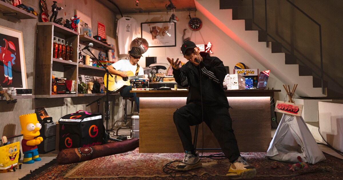 AKLO、アコースティックスタイルでヒット曲披露（動画あり） - 音楽ナタリー