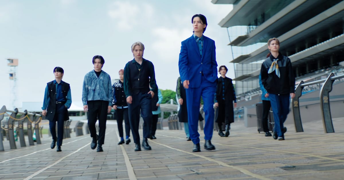 JO1×JRA！競馬場舞台にオリジナルMV＆番組制作、與那城奨「僕らは選ばれしお馬さんです」（写真24枚 / コメントあり） - 音楽ナタリー