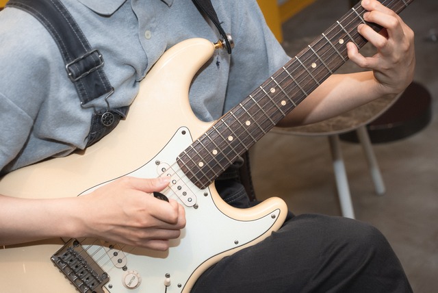 Gyoshi（Klang Ruler）の愛用ギター「Fender USA Stratocaster American Standard ...