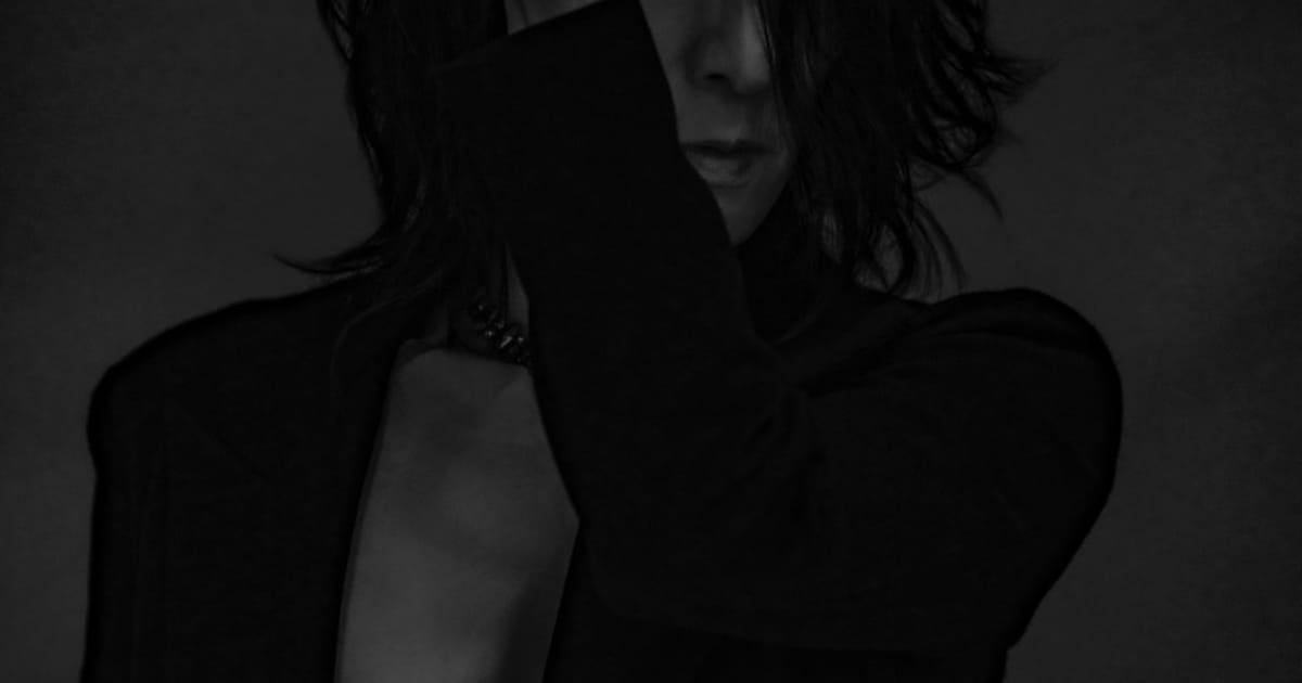 MORRIE初のDEAD ENDセルフカバー集より「Serafine」MV公開、監督は近藤廣行（動画あり） - 音楽ナタリー