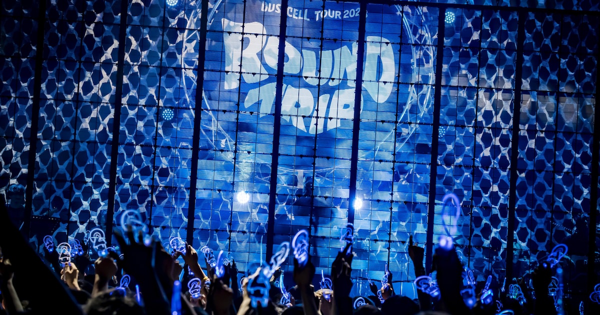 「死ぬまで音楽を続けよう」DUSTCELL全国ツアー「ROUND TRIP」完走、EMAが伝えた切実な思い（ライブレポート / 写真17枚 ...