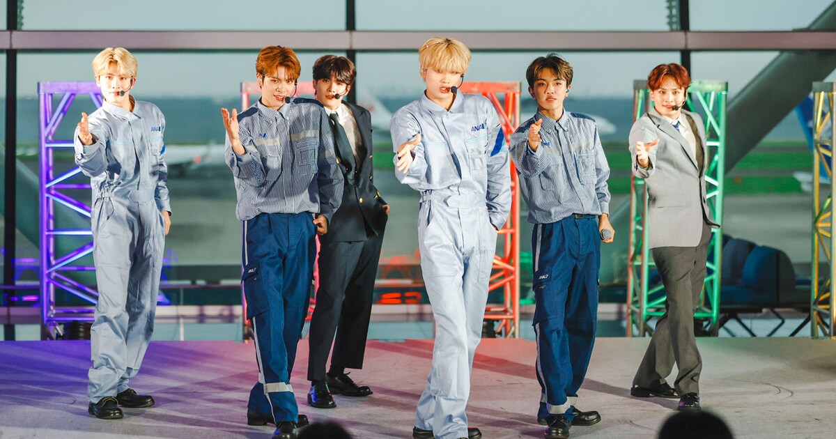 DXTEEN、ANAとのコラボイベントに制服姿で登場 羽田空港ラウンジで新曲パフォーマンス（イベントレポート / 写真13枚） - 音楽ナタリー