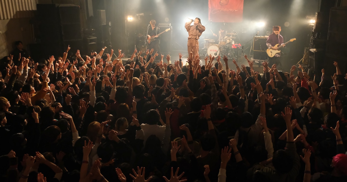 Chevon「大行侵」札幌ツアーファイナル、クジラ夜の街と生み出した氷点下の熱狂 - 音楽ナタリー