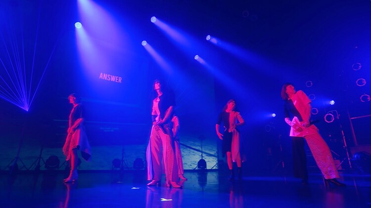 「exwhyz Presents Seihowhyz」ライブ映像より。 Exwhyz、seihoとのスプリットツアーから4曲のライブ
