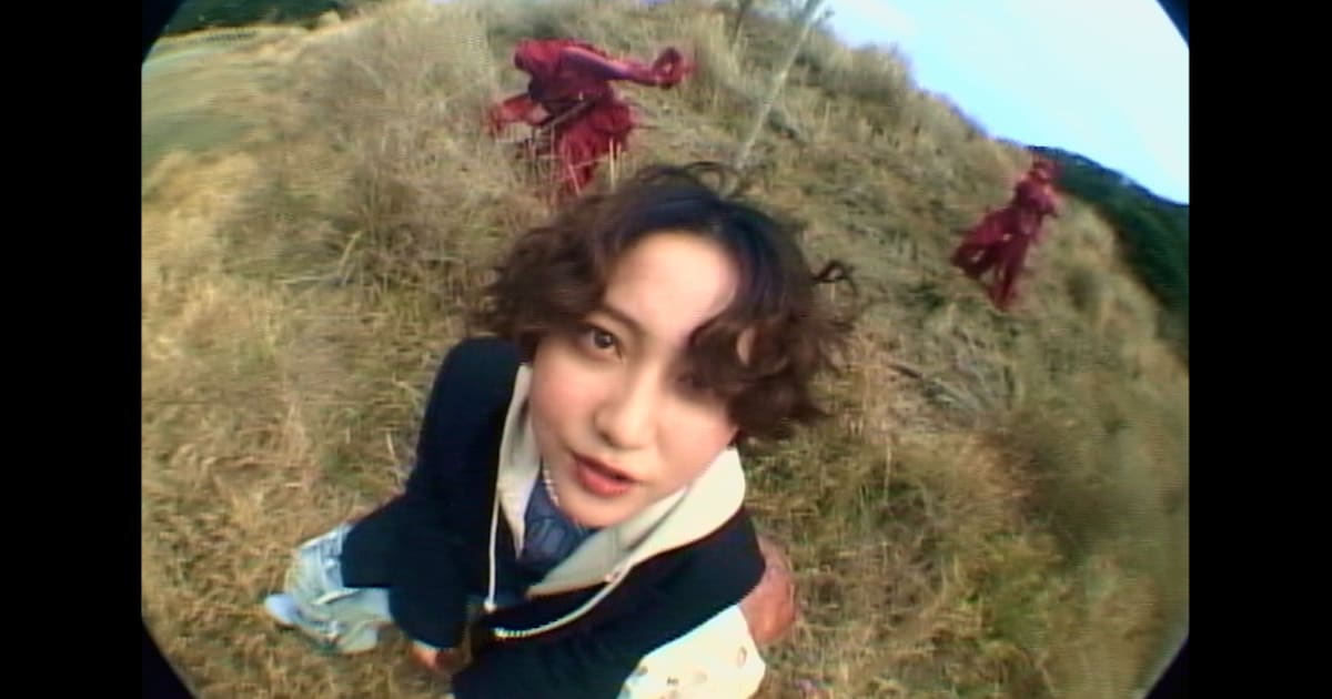 Awkmiu、“人間賛歌”をテーマとした楽曲「楽園はいらない」ミュージックビデオ公開 - 音楽ナタリー