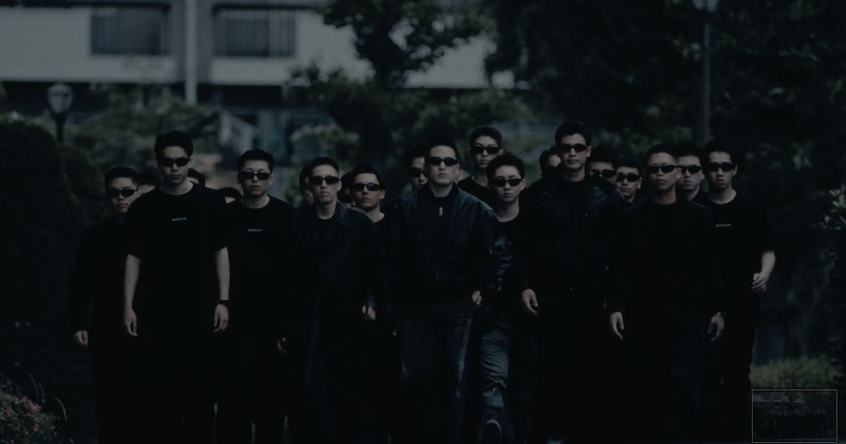 ACE COOLみたいな見た目の人、大量に集まる（動画あり） - 音楽ナタリー