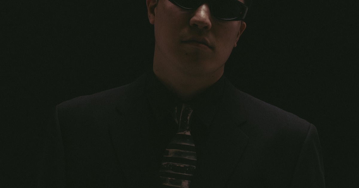 ACE COOL最新アルバム「明暗」の展示会開催、300枚限定CD書籍にボーナストラック収録 - 音楽ナタリー