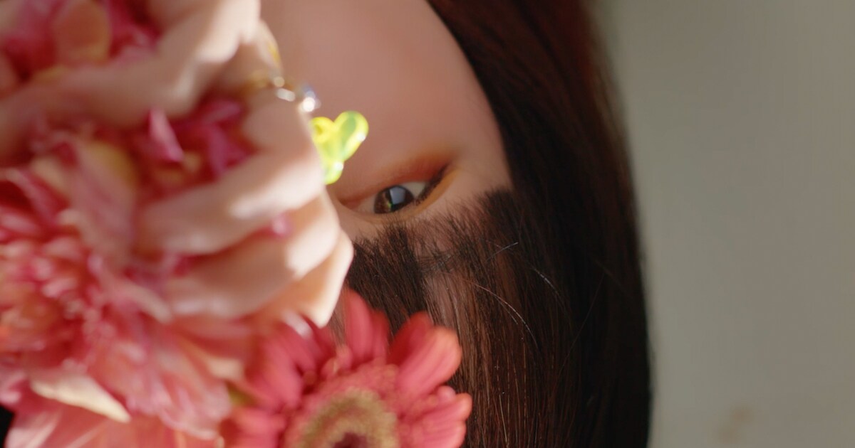 aiko、本日発売アルバムより「skirt」MVを今夜プレミア公開 同楽曲が来年放送アニメのOP主題歌に - 音楽ナタリー