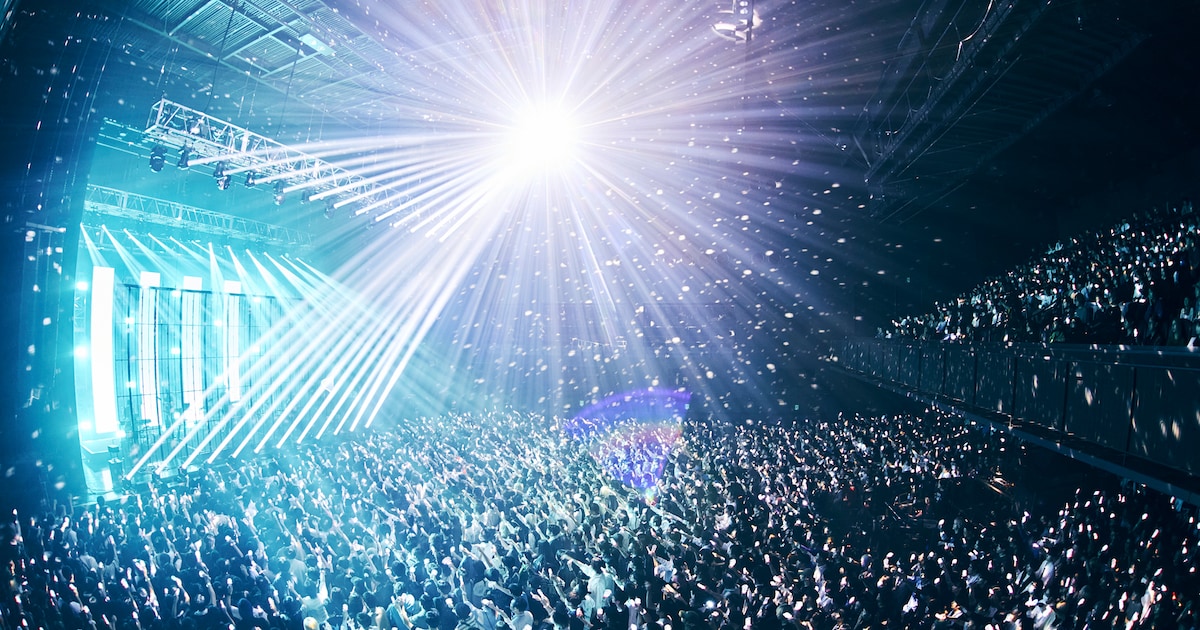 DUSTCELLがバンドと届けた「光」ツアー、武道館公演の発表に涙「報われる日が来る」（ライブレポート / 写真25枚） - 音楽ナタリー