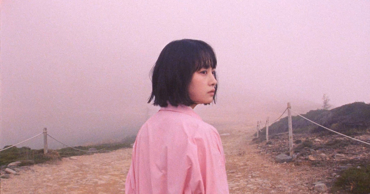 TOMOOが壮大な自然の中で「エンドレス」演奏、江田明里が監督務めたMV公開（動画あり） - 音楽ナタリー