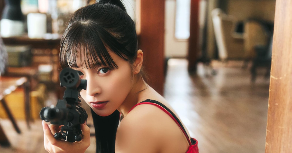 yosugala汐見まとい、セクシー暗殺者に！「SPA!」推し撮グラビアに登場 - 音楽ナタリー