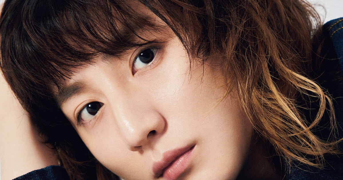 SixTONES京本大我「BAILA」と“超接近戦”の表紙ビジュアル - 音楽ナタリー