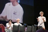 「最初はボンバー！」の掛け声でじゃんけんをするリョウガ（超特急）、ユーキ（超特急）、橘柊生（DISH//）。