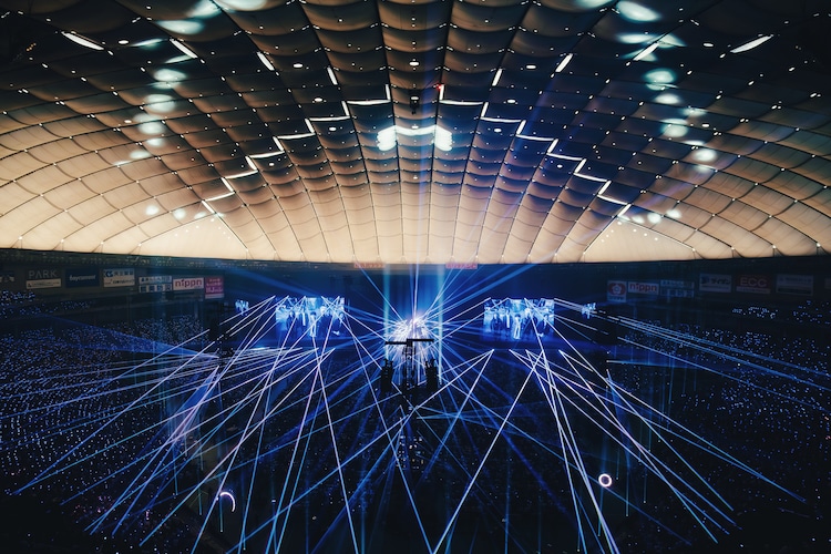 「UVERworld LIVE "EPIPHANY" at TOKYO DOME」の様子。 - UVERworld、5年半ぶりの東京ドーム公演 ...