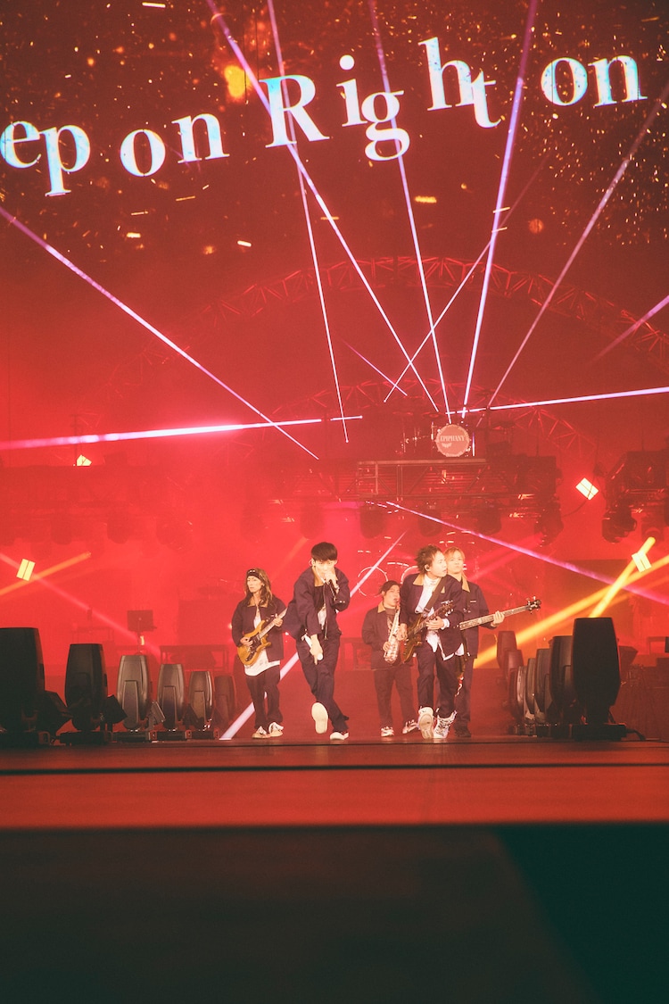 「UVERworld LIVE "EPIPHANY" at TOKYO DOME」の様子。 - UVERworld、5年半ぶりの東京ドーム公演 ...